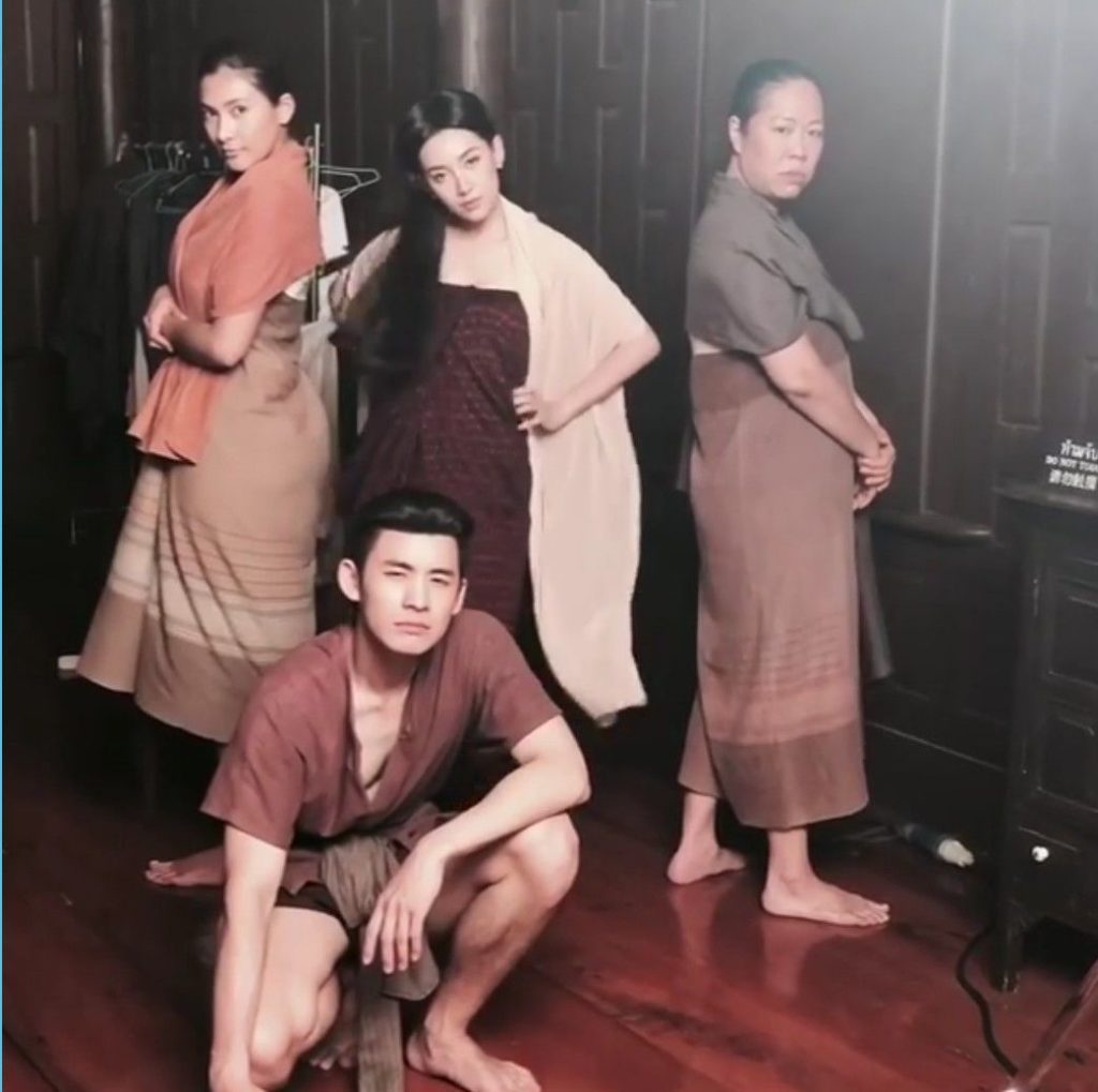 การะเกด&เดอะแก๊งค์ มาในเพลง Poom Poom pow แฟนคลับหวั่น ผ้าถุงแม่หลุด(ชม ...