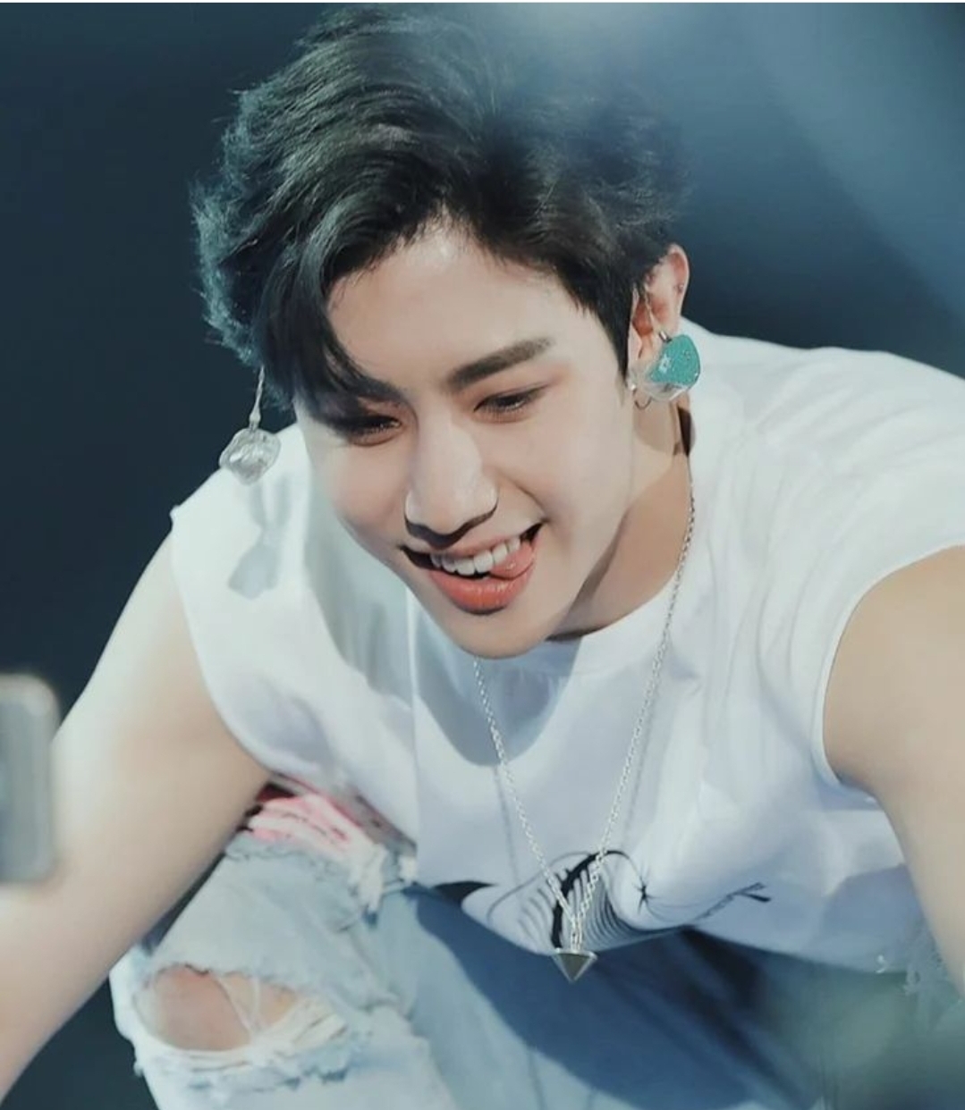 หัวใจจะวาย! "มาร์ค ต้วน" ขึ้นเทรนด์โลก ถ่ายแบบสุดเซ็กซี่ ชาวเน็ตคอมเมนต์ หลุดโฟกัส?