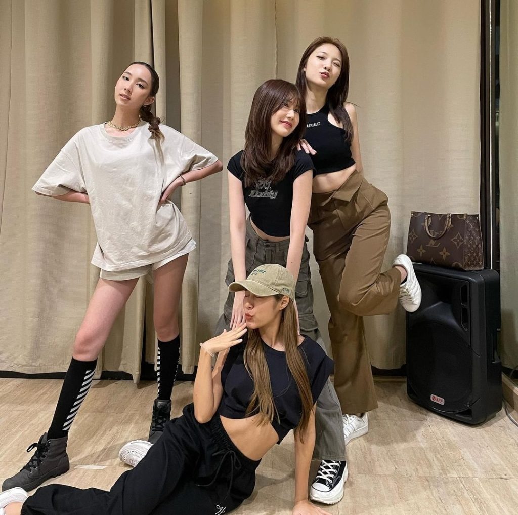 เปิดประวัติสาวเสียงใส "อ้าย สรัลชนา" หนึ่งในสมาชิกเกิร์ลกรุ๊ปวง SIZZY