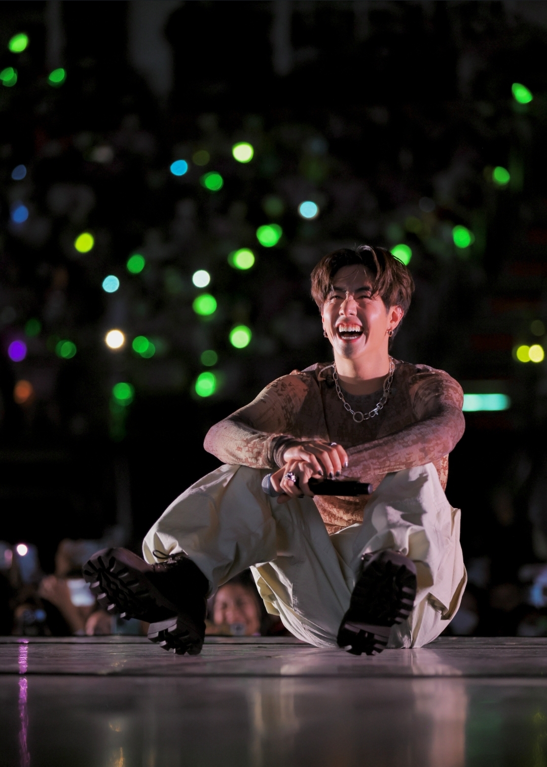 คอนเสิร์ต Mark Tuan วันแรก กระแสการตอบรับดีเกินคาดสร้างปรากฏการ์ณทั้งฮอ ...